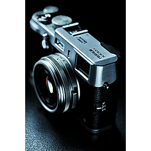 Fujifilm X100S 16 MP Digital Camera with 2.8-Inch LCD (Silver) (OLD MODEL)