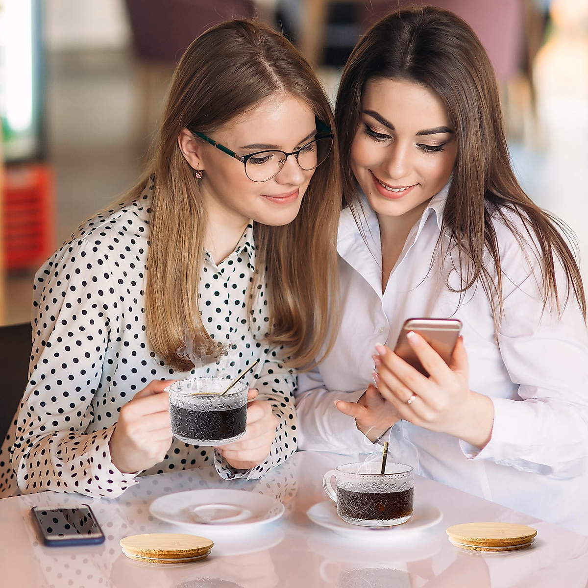 YORY 4-Pack Vintage Glass Mugs with Bamboo lids and Spoons Coffee Tea Cups Gifts for Women Overnight Oats Containers 14oz,