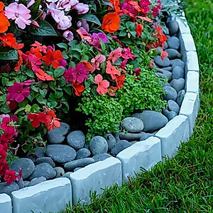 EasyFlex No-Dig Landscape Edging with Anchoring Spikes, 2.7 in. Tall Decorative Stone-Look Garden Border, 15 Foot Kit, Light Gray (3602G-15C-6)