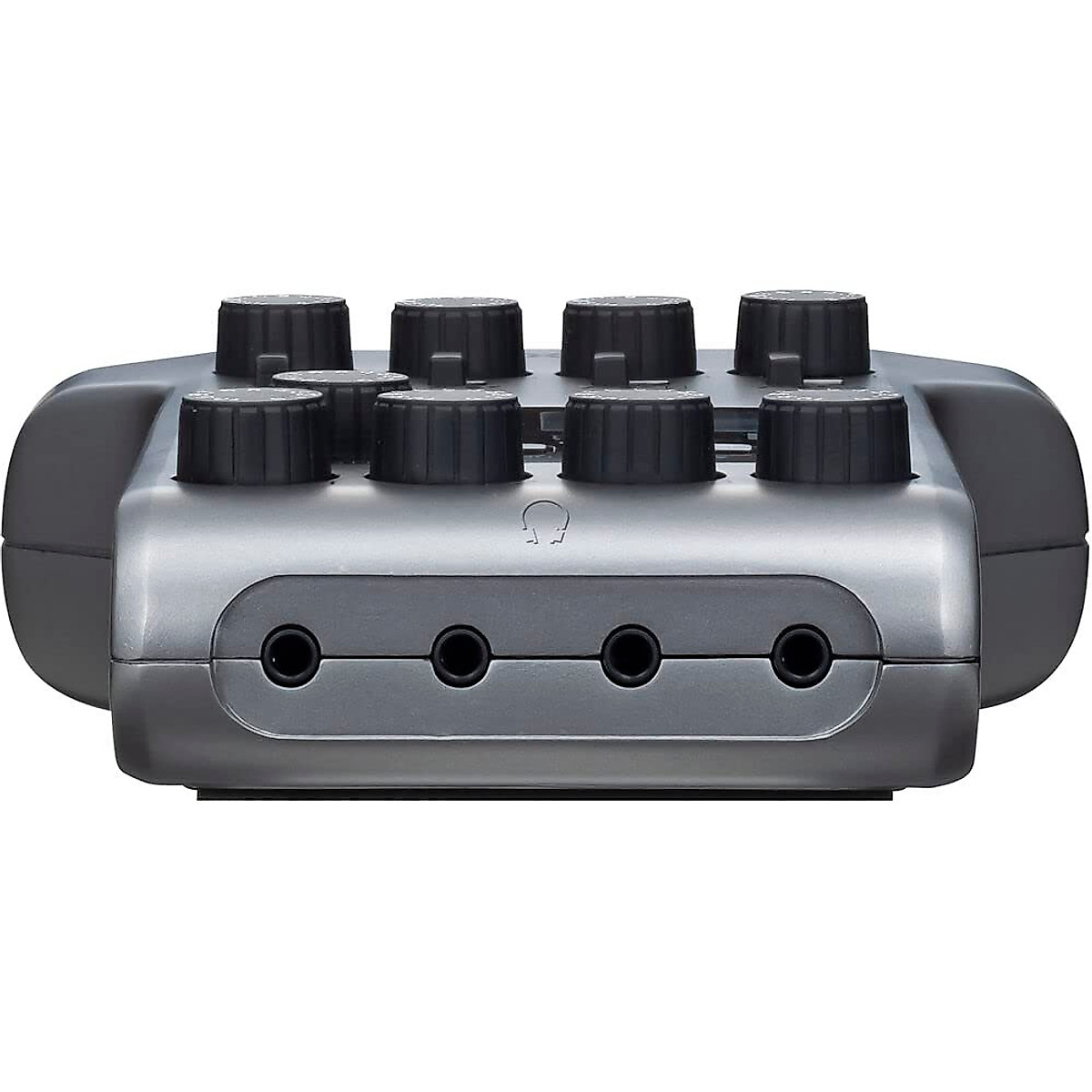 Zoom PodTrak P4 Portable Podcast Recorder with 4x AA Batteries, 32GB SD Card, USB-C to USB-C Cable and StreamEye Polishing Cloth