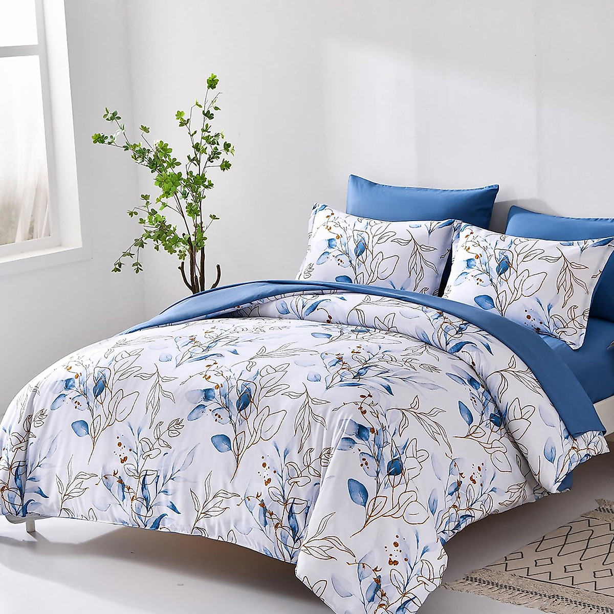Blue Botanical Duvet Cover Set Queen, 3 Pieces Reversible Blue Gold Leaves Printed Bedding Set with Zipper Closure, Soft Microfiber Flower Duvet Cover Queen 90"x90"(Not Comforter)