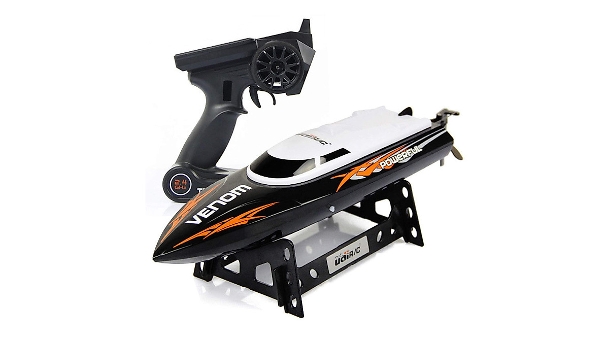 Cheerwing High Speed RC Racing Boat for Thrilling Fun