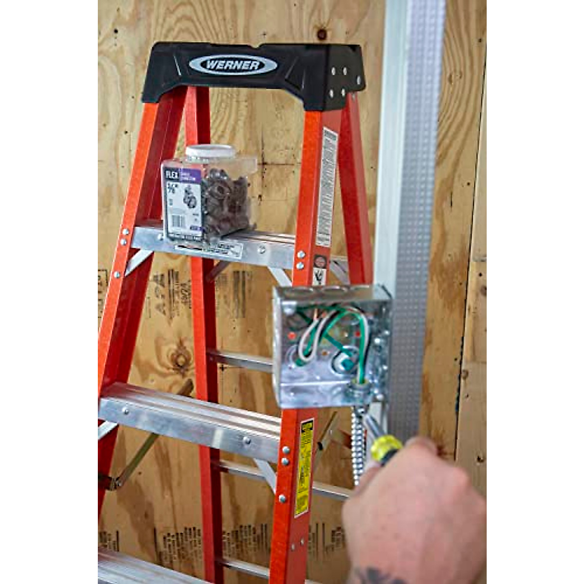 Halex – 3/8 Inch Flexible Metal Conduit (FMC) AC (BX) Connectors– 05803B – 100 Per Pack – Silver