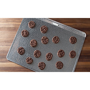 Premium Quality Bakeware, Set of 2 Baking Sheets, 10 x 14-Inch Biscuit and 14 x 17.5-Inch Cookie Sheet
