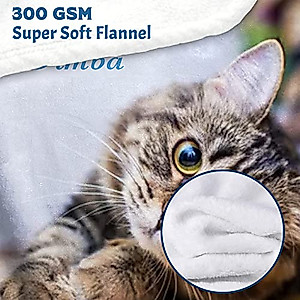 Gifts for Cat Lovers, Custom Cat Print Themed Blanket Personalized Photo Blanket for Pets, Cat Lovers Gift Ideas Soft Throw Blankets for Women Girls Christmas Birthday Gifts with Cute Cats 30x40 Inch