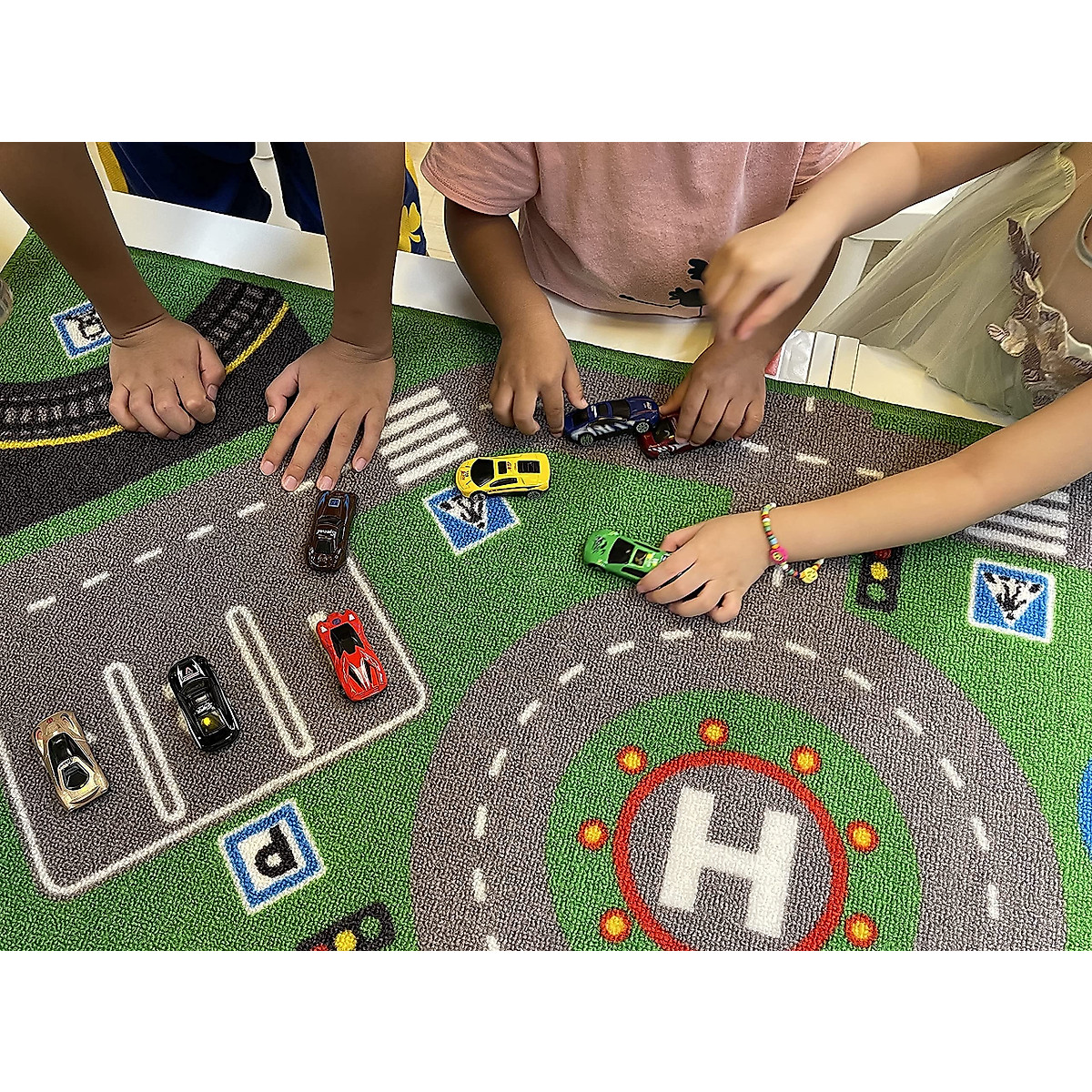 Die-cast Alloy Vehicle Cars, Set of 8 Diecast Toy Vehicles, Great Collectable for All Ages, Alloy Toy Cars