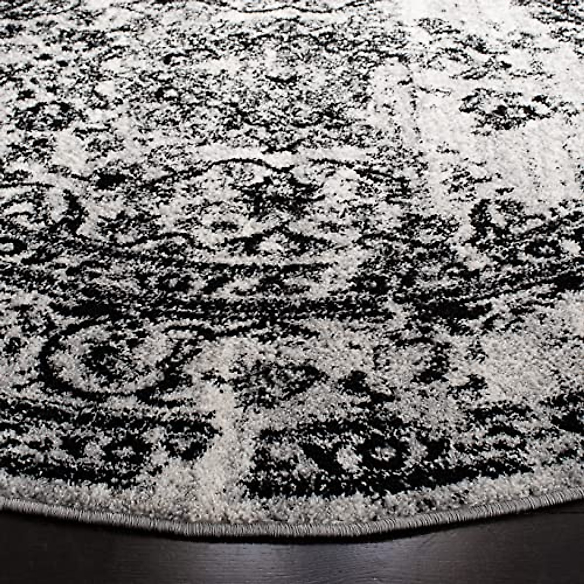 SAFAVIEH Adirondack Collection Area Rug - 6' Round, Silver & Black, Oriental Distressed Design, Non-Shedding & Easy Care, Ideal for High Traffic Areas in Living Room, Bedroom (ADR101A)