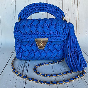 T-Shirt Yarn 130 Yards Knitting Yarn Fabric Crochet Cloth Solid Color Tshirt Yarn for Crocheting Beginners DIY Hand Craft Bag Blanket Cushion Projects (Klein Blue)