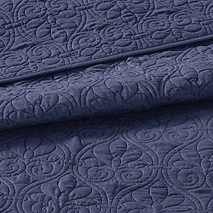 Madison Park Quebec Reversible Quilt Set Damask Design, Double Sided Stitching All Season, Lightweight Bedspread Bedding Set, Matching Sham, Navy, King(120"x118") 3 Piece