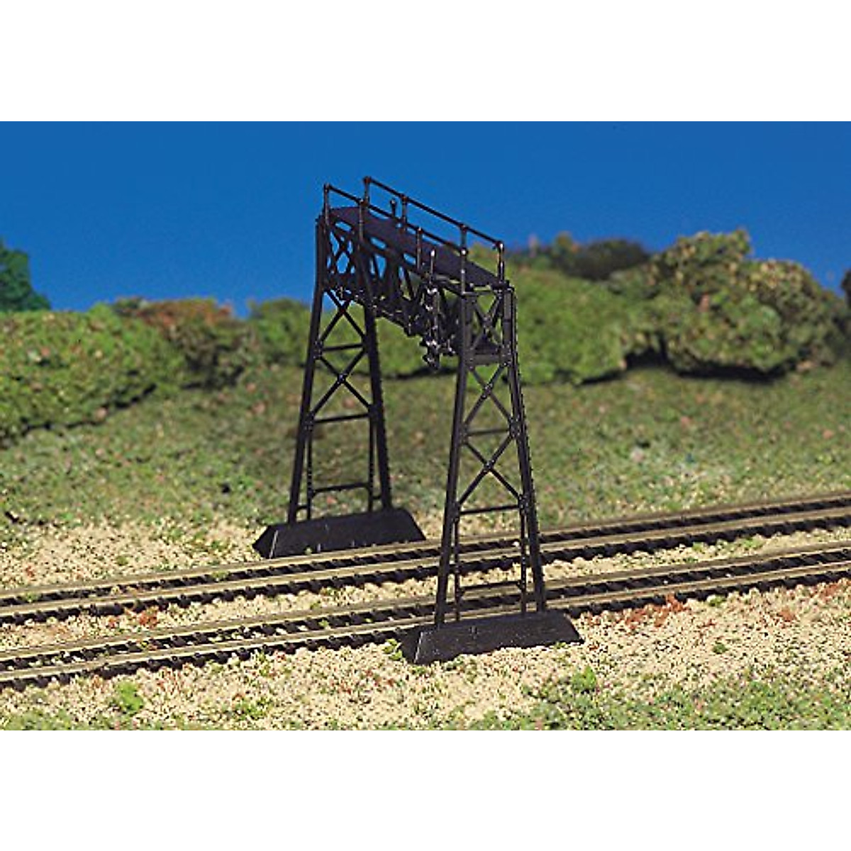 Bachmann Trains - PLASTICVILLE U.S.A. BUILDINGS – CLASSIC KITS - SIGNAL BRIDGE - HO Scale
