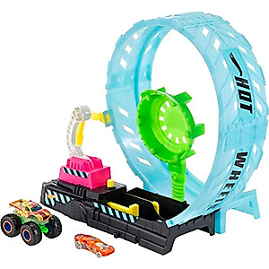Hot Wheels Monster Trucks Glow in The Dark Epic Loop Challenge Playset with Launcher, Ramp & Giant Loop, Includes 1 1:64 Scale Die-Cast Truck & 1 Car, Toy Gift for Kids 4 to 8 Years Old