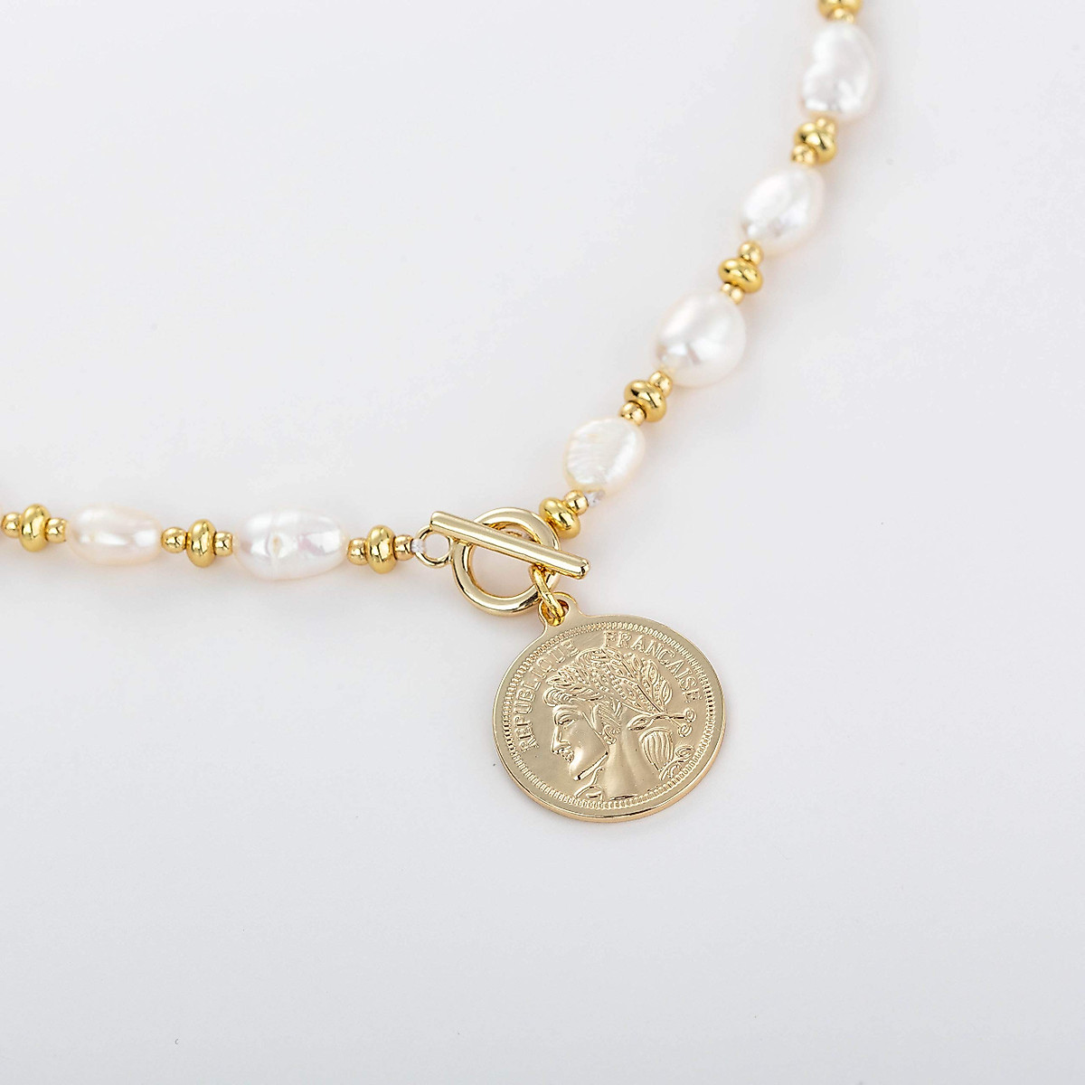 Y2K Pearl Choker Necklace Baroque Cultured Handpicked Pearl 18K Gold Plated Bead Ball Chain Coin Charm Pendant Vintage Jewelry Gifts for Women Men