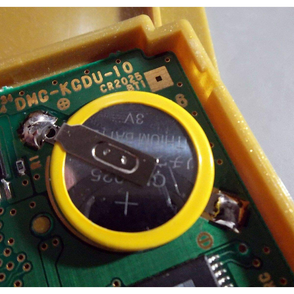 YXZHENG 10PCS 3V CR2025 Save Game Batteries Tabs with 3.8mm, 4.5mm and Y Security Screw Bits 3 Tools for Game boy Color Pokemon Blue, Red, Gold, Silver, and Crystal Save Batteries Battery (10XCR2025)