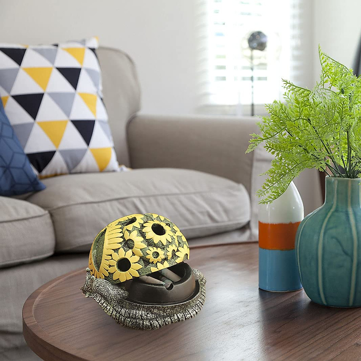 Scotte Handmade Snail Ashtray with Lid Home Ashtrays Cute Ashtrays for Cigarettes Outdoor Patio Garden Decor