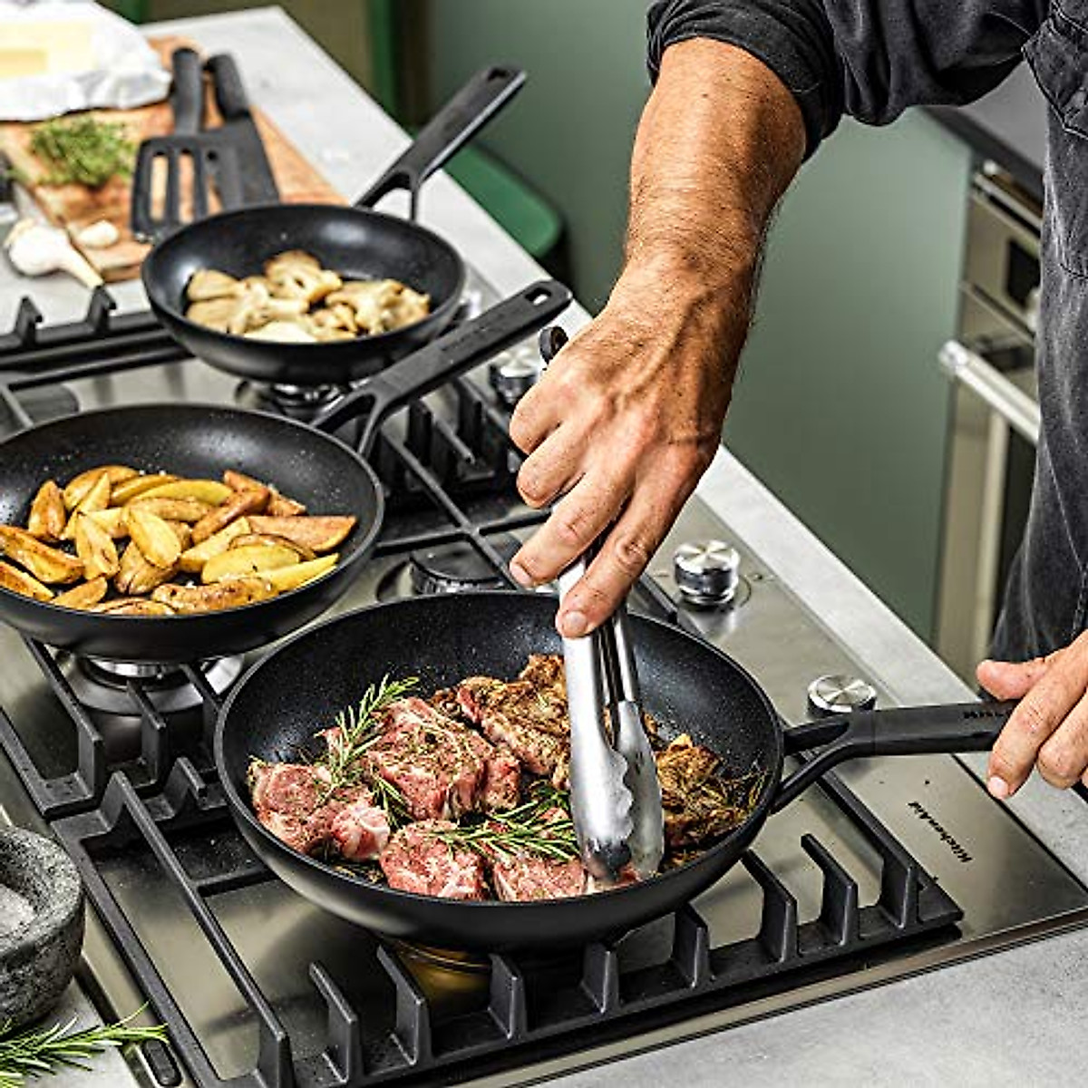 KitchenAid Classic Frying Pan, Non Stick Aluminium Pan with Stay-Cool Handle - Induction and Oven Safe Cookware - 28 cm