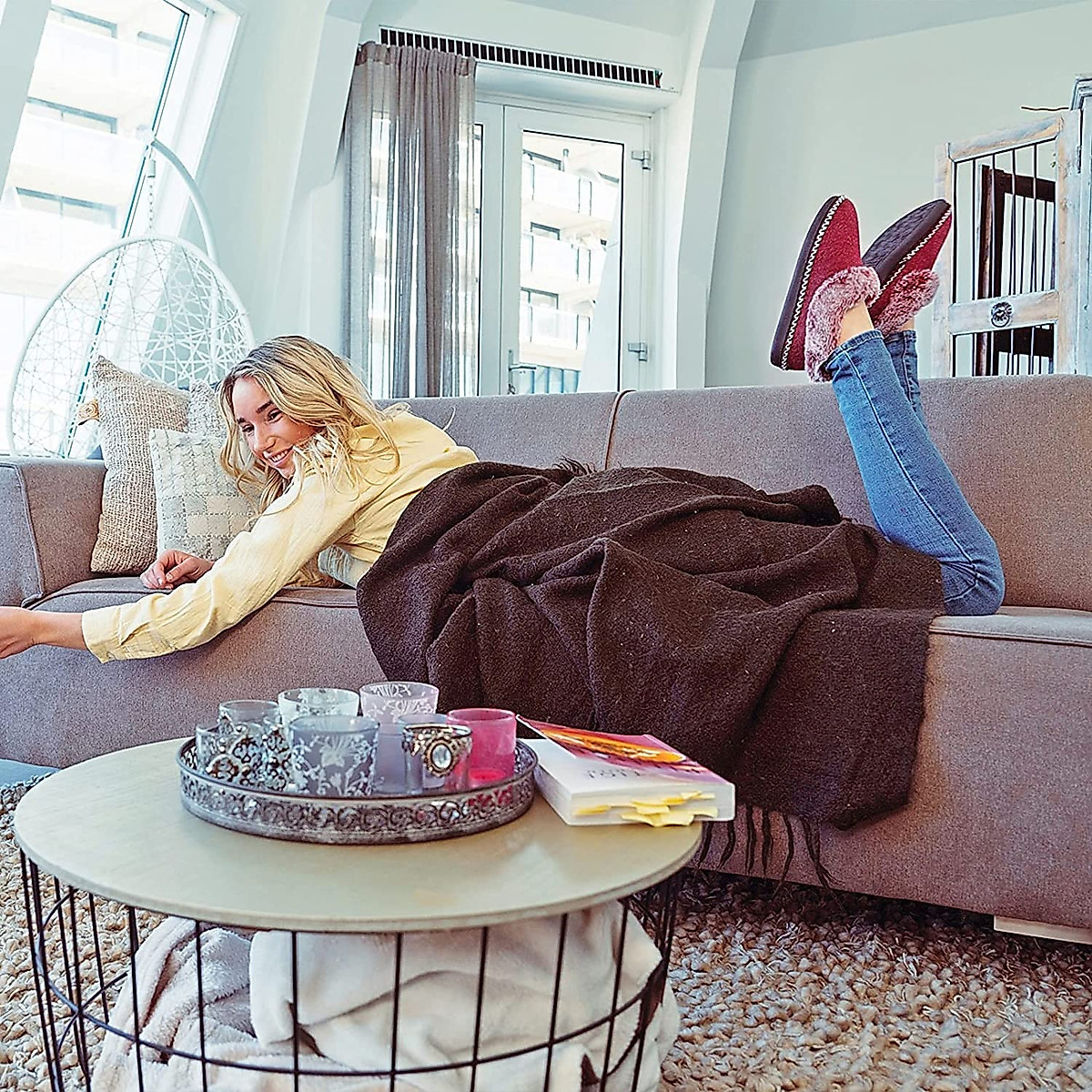 EverFoams Women's Luxury Wool Memory Foam Slippers with Fluffy Faux Fur Collar and Indoor Outdoor Sole (Burgundy, Size 7 M US)