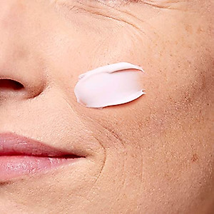 Clarins Super Restorative Day Cream | Anti-Aging Moisturizer For Mature Skin Weakened By Hormonal Changes | Replenishes, Illuminates & Densifies Skin | Lifts & Smoothes | Targets Age Spots & Wrinkles