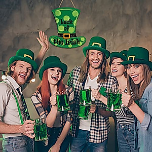 Whaline St. Patrick's Day Wooden Hanging Sign Leprechaun Hat Irish Door Decoration Green St. Patrick's Day Hat Welcome Sign for Irish Holiday Home Indoor Outdoor Farmhouse Window