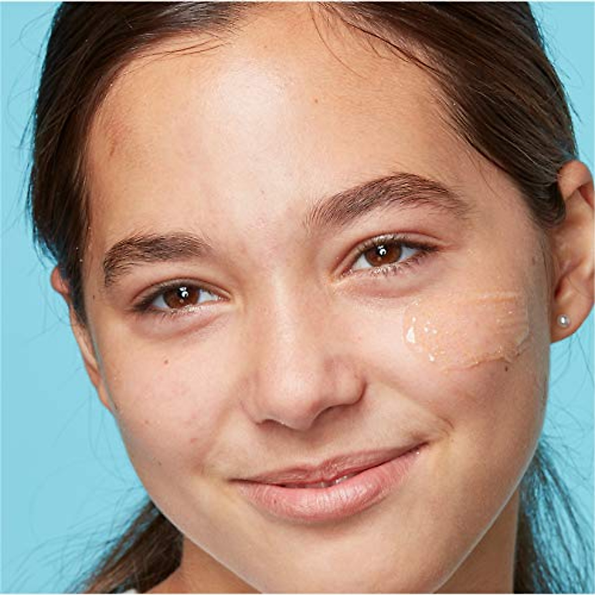 Clean & Clear Lemon Zesty Brightening Facial Scrub, Vitamin C, Lemon Extract & Gentle Micro-Scrubbies to Buff & Brighten Skin & Reduce Shine, Oil-Free Daily Face Cleansing Scrub, 4.2 Oz