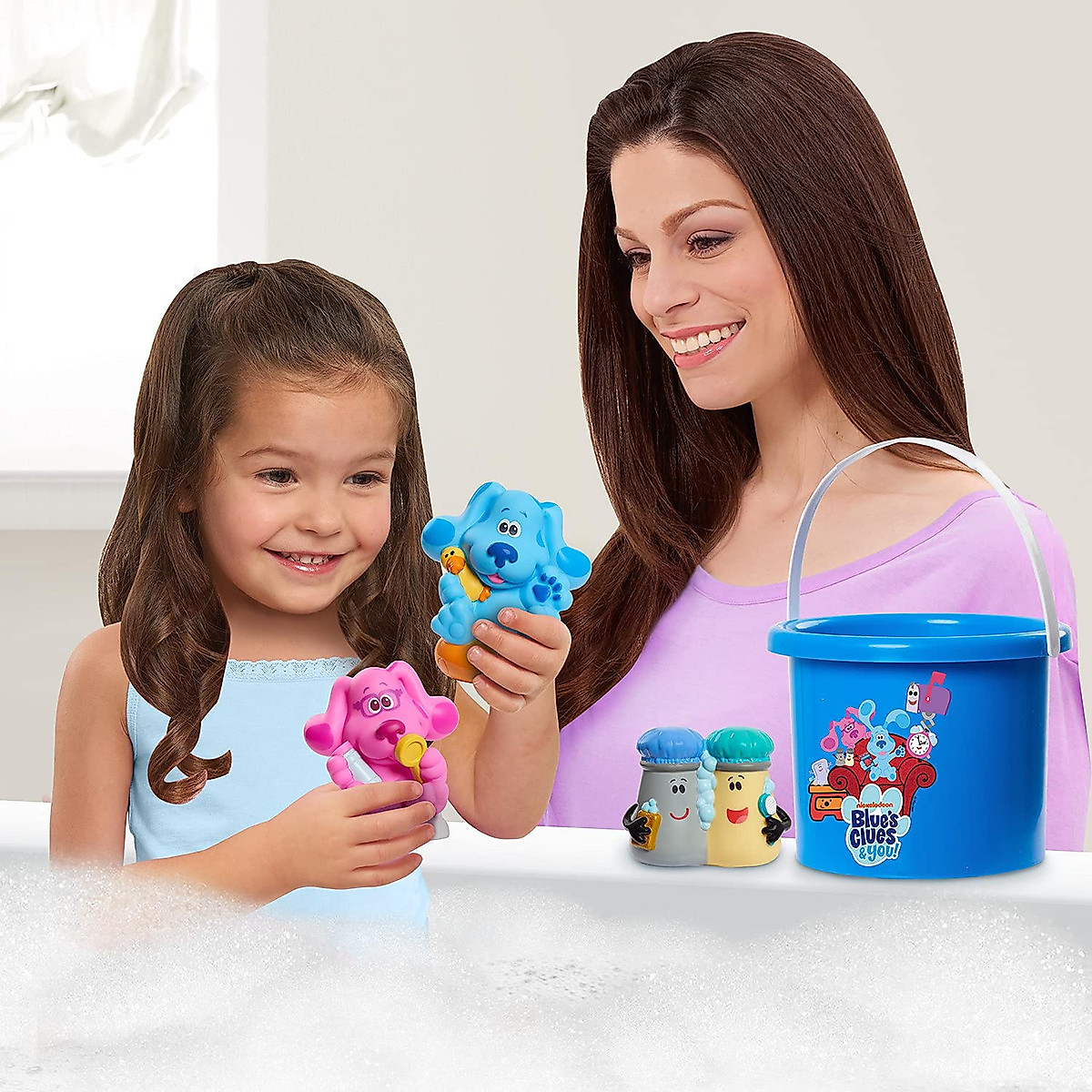 Blue's Clues & You! Bath Bucket 7-Piece Set, 3 Water Toys, 1 Figure, Bath Fizzy, Sponge and Bucket, Kids Toys for Ages 3 Up, Amazon Exclusive
