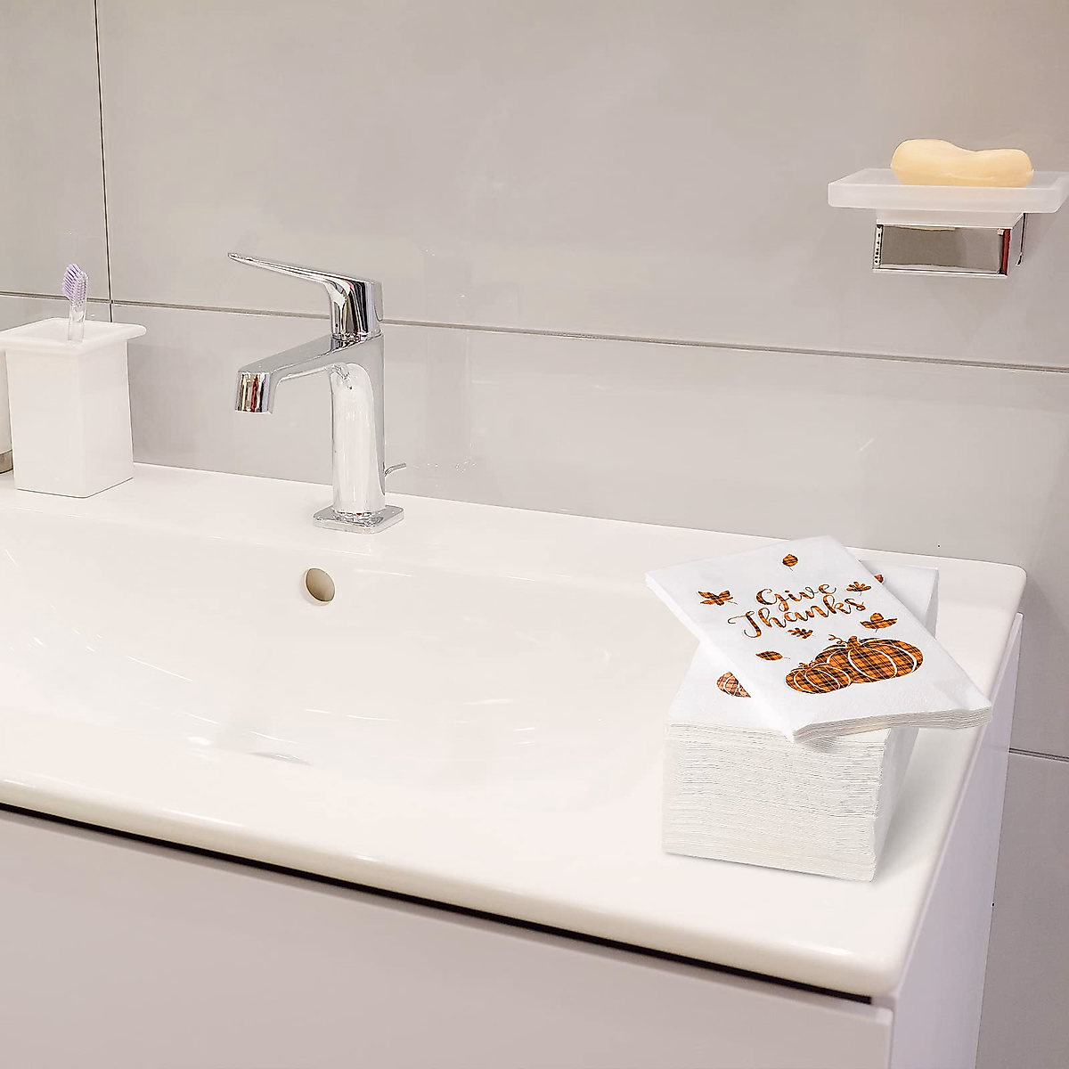 100 Pcs Disposable Thanksgiving Napkins Fall Leaves Paper Napkin Give Thanks Pumpkin Guest Towels for Autumn Harvest Fall Decoration, Home Kitchen Bathroom Dinners or Events Holiday Party Napkins