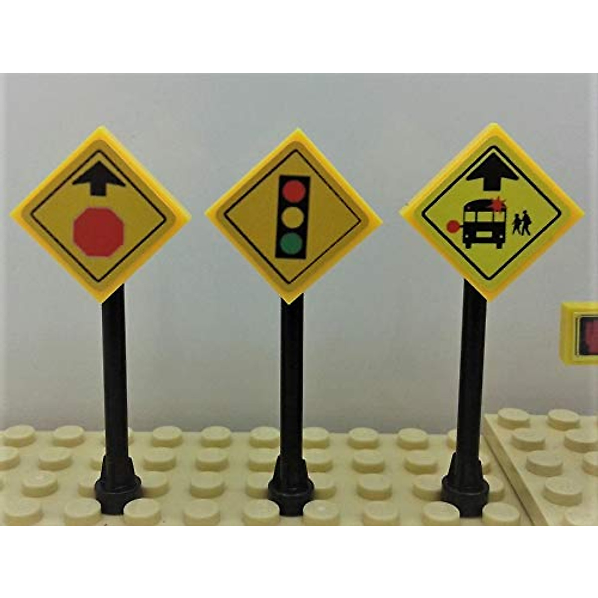 Road Signs & Traffic Lights Building Bricks Play Set Toys Living Traffic Toy Signs for Kids-Building Toys City Street Village, 7 Piece Educational Learning Gift