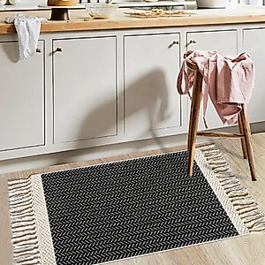 HOYIJA Black Boho Bathroom Rugs Small 2' X 3' Kitchen Rug with Tassels, Reversible Woven Cotton Soft Machine Washable Throw Rug, Farmhouse Non-Shedding Low Pile Carpet for Indoor/Entry/Sink