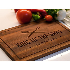 King of the Grill, Cutting Board, Personalized Cutting Boards for Men and Dad, Fathers Day, Dad's Birthday, Christmas Gift, Custom Cooking Gift, BBQ Gifts, Kitchen Gift, With Apron and Display Stand