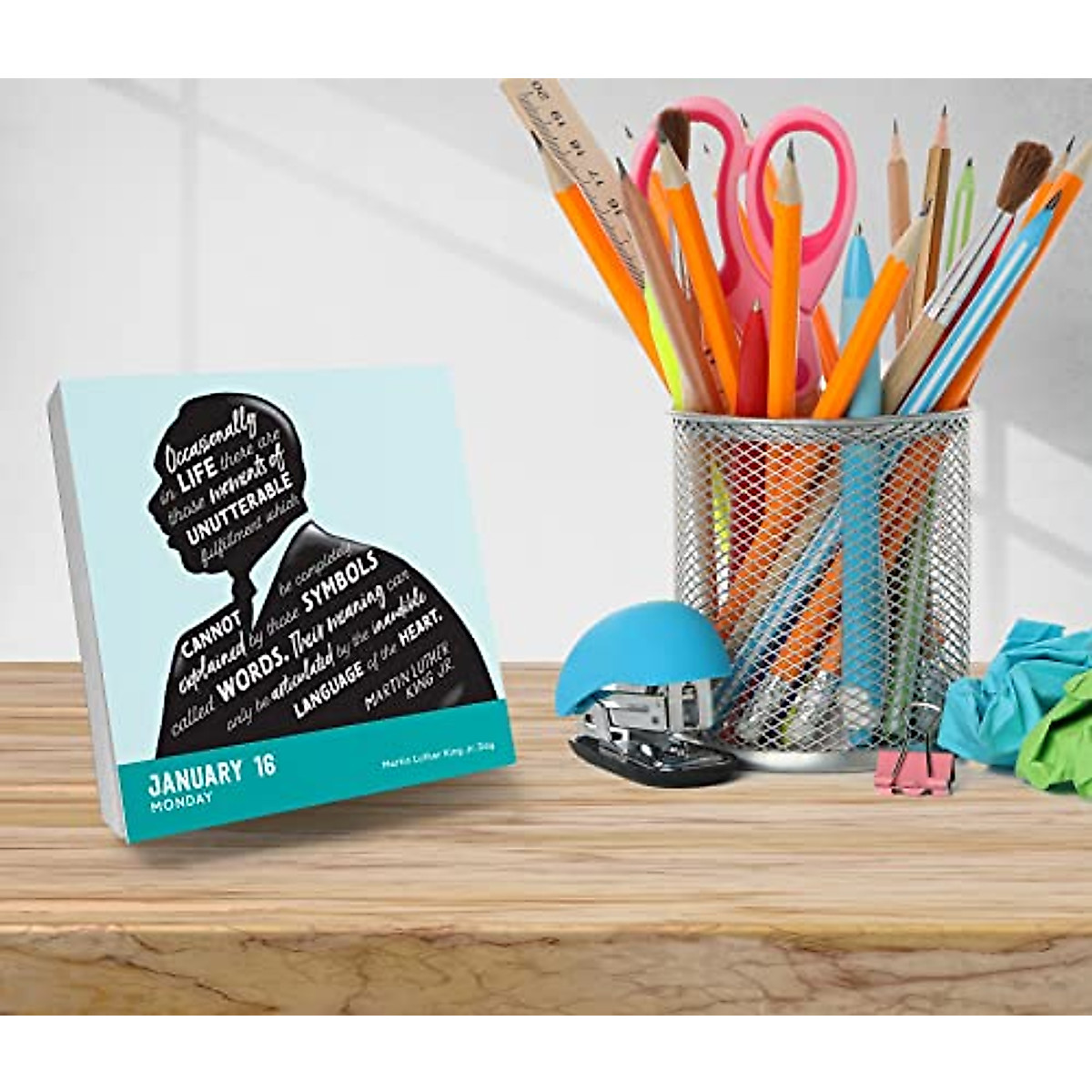 2023 Instant Happy Notes Boxed Calendar: 365 Reminders to Smile and Shine! (Daily Motivational Desk Gift)