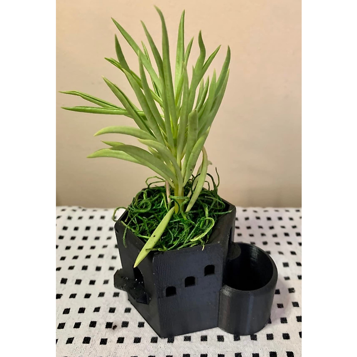 Mini Castle Succulent Planter Sustainable 3D Printed PLA Decorative Planter Succulent Planter Tower - Building Planter - Architecture Pot (Black)