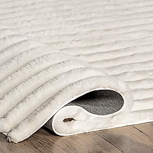 nuLOOM Kai Stripe Faux Rabbit Machine Washable Area Rug, 5' x 8', White