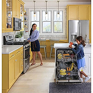 GE® Fingerprint Resistant Top Control with Stainless Steel Interior Dishwasher with Sanitize Cycle & Dry Boost with Fan Assist