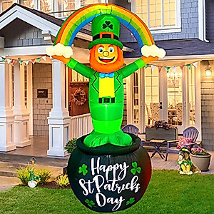 TOCZIM 8FT St Patrick’s Day Giant Inflatables Outdoor Decorations Leprechaun Standing on Gold Pot Blow up Holiday Shamrocks Yard Decoration with Build-in LED Lights for Indoor Lawn Garden Party Decor