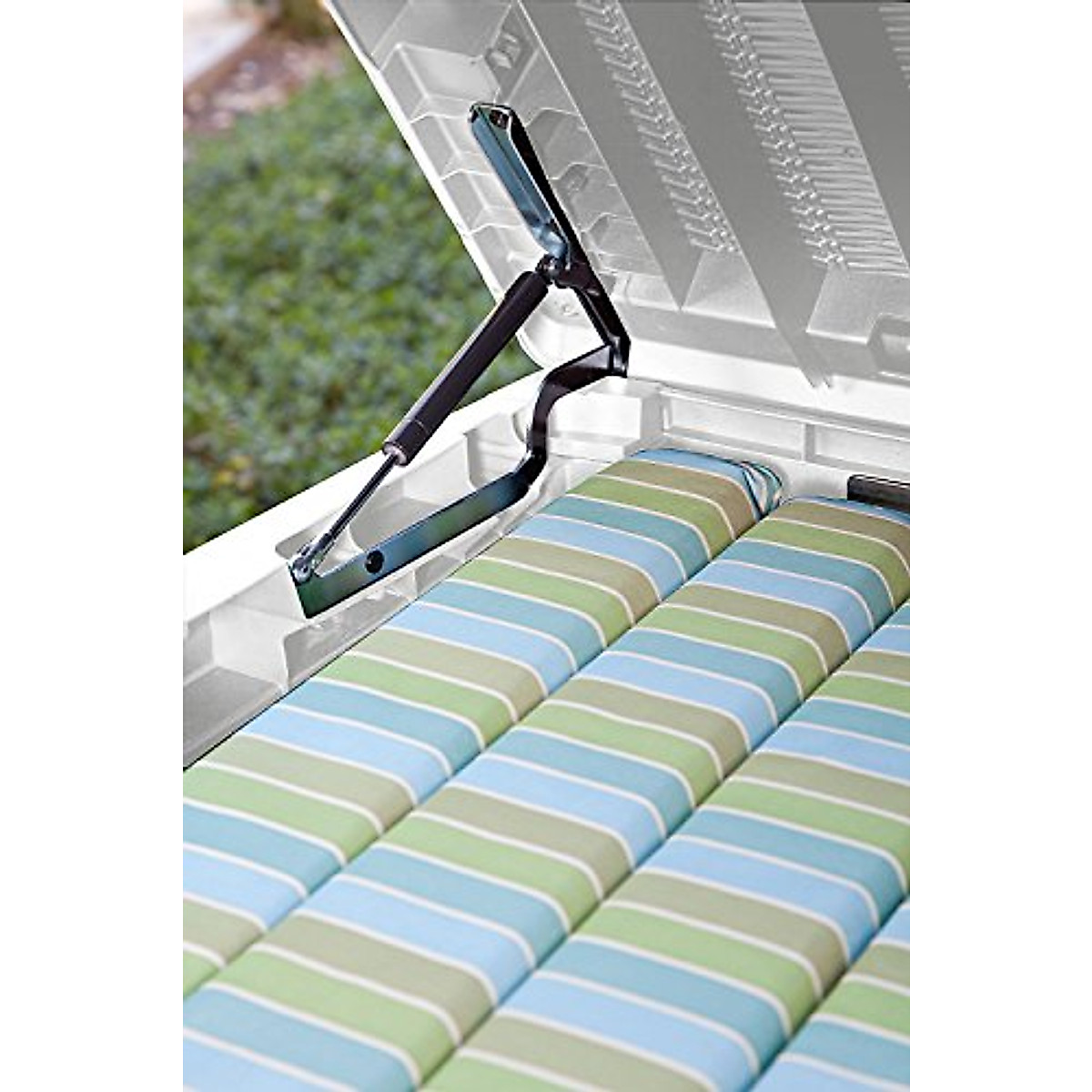 Keter Sumatra 135 Gallon Resin Rattan Look Outdoor Deck Box for Patio Furniture Cushions, Garden Tools, Toys, and Pool Storage