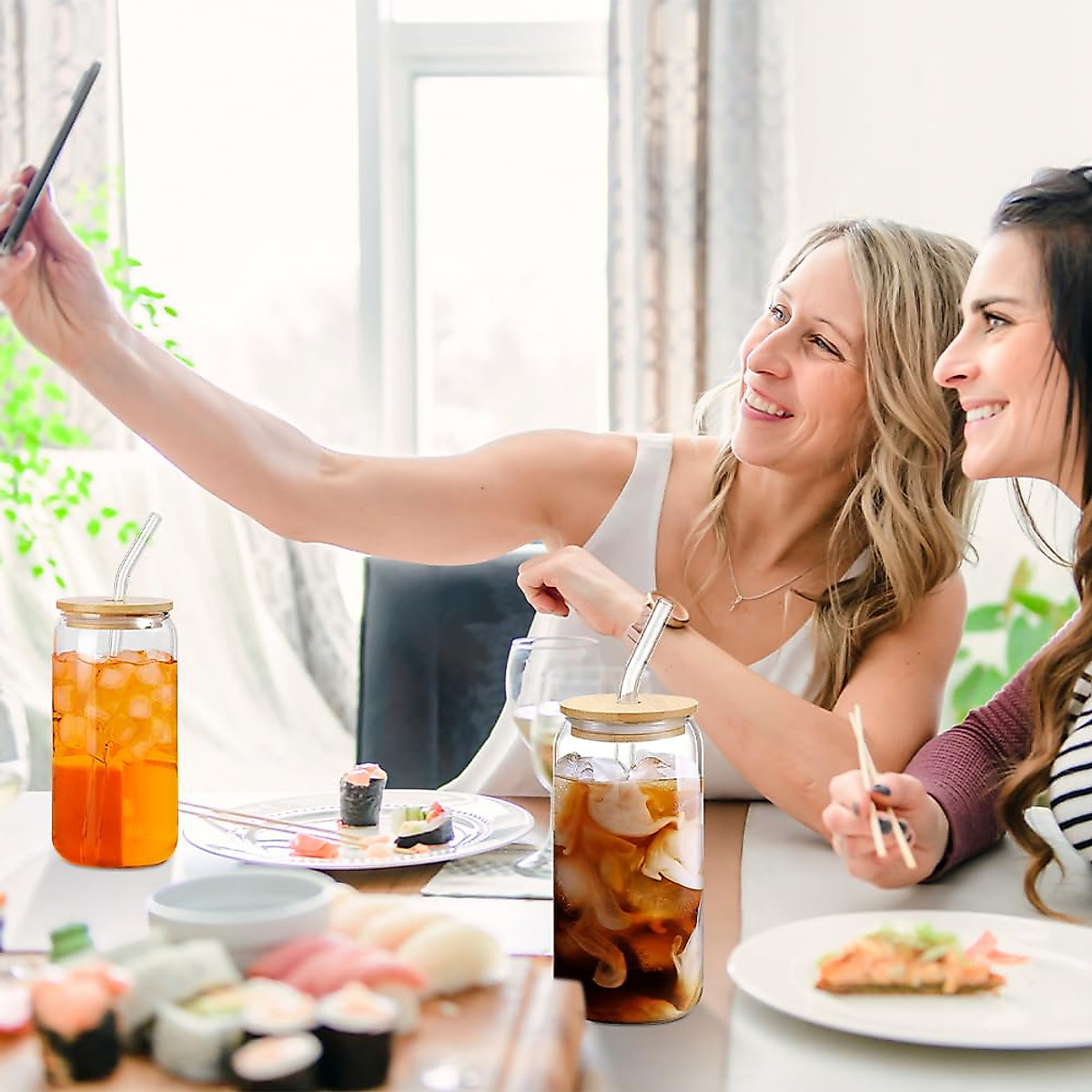 La Llareta 4 Pcs Drinking Glass with Lids and Straw, 540ml Iced Coffee Cups, Shaped Beer Glasses Cups, with 2 Straw Brushes, for Cola, Smoothies, Cocktails, Soda