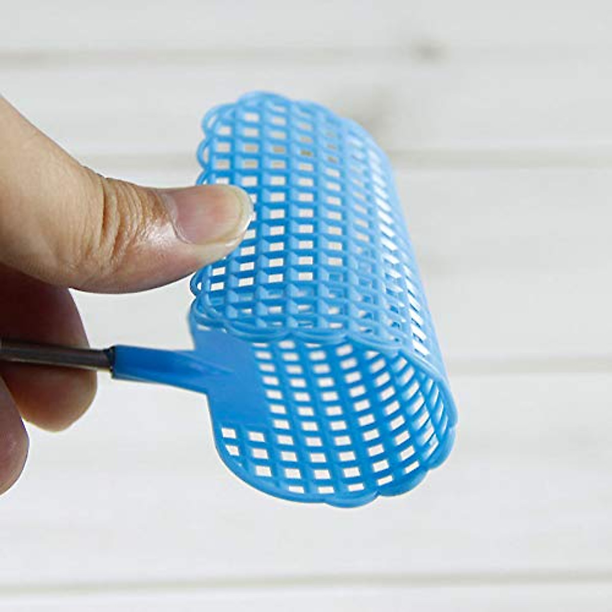 3 Pieces Fly Swatter Extendable Fly Swatter Telescopic Fly Swatter Manual Heavy Duty Plastic Flyswatter with Extendable Stainless Steel Handle(Red, Green, Blue)