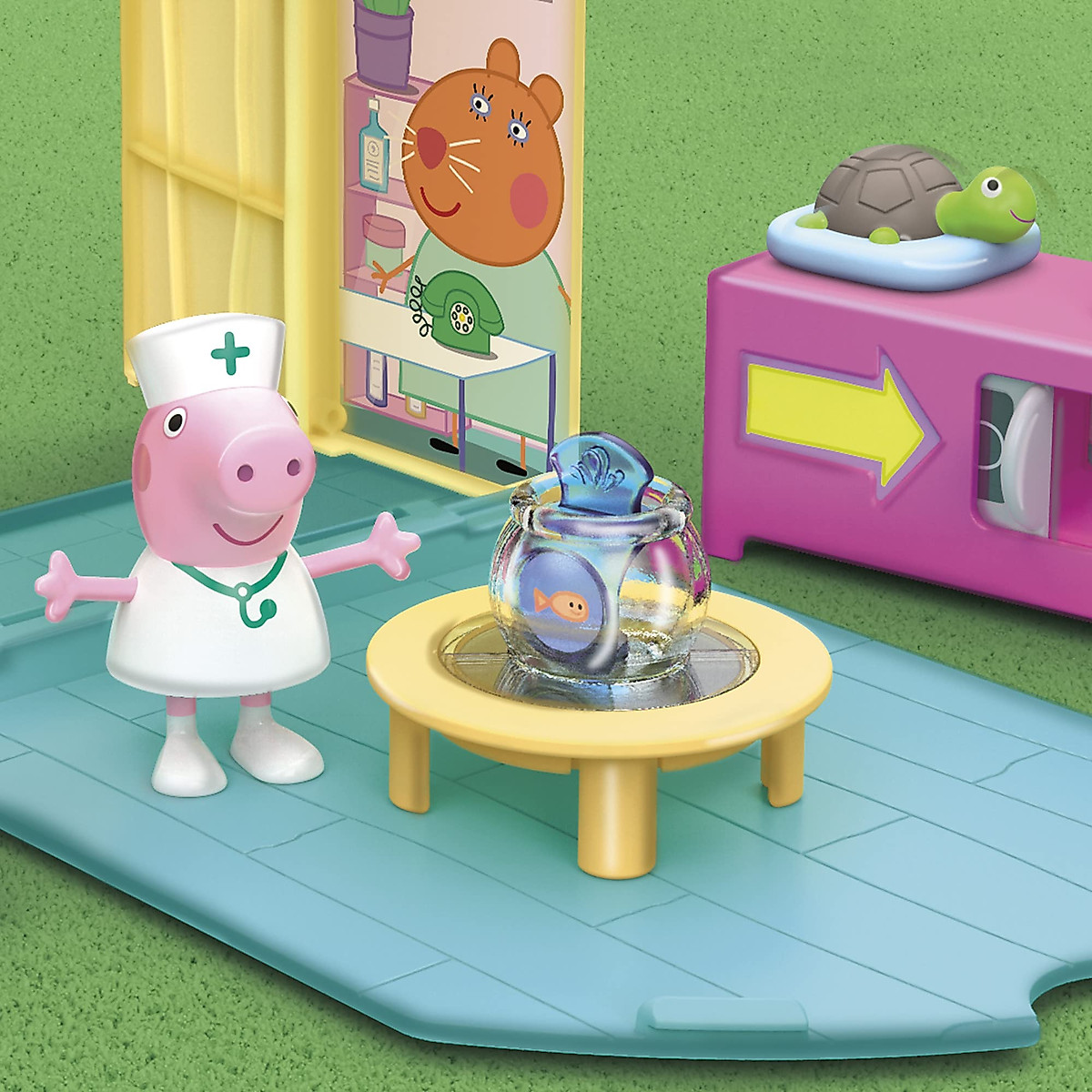 Peppa Pig Peppa’s Adventures Peppa Visits The Vet Fun Playset Preschool Toy, Includes 1 Figure and 3 Accessories, Ages 3 and Up