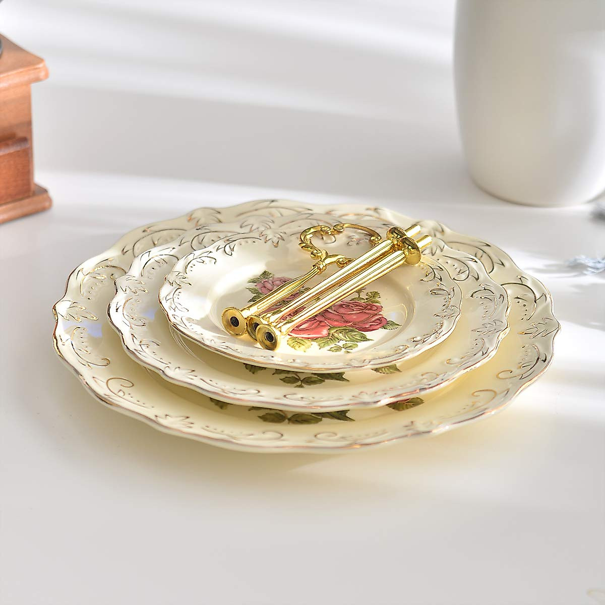 YOLIFE Red Rose Pattern 3 Tiered CupCake Stand, Emboss Golden Leaves Edge Porcelain 3 Tier Pastry Stand Desert Stand