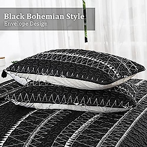 Black Quilt Set King, Black Striped Triangle Pattern Printed Bedspread Coverlet, 3 Pieces (1 Quilt + 2 Pillowcases), Soft Microfiber Bohemian Bedding Quilt Coverlet for Summer 90"x103"