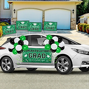40 Pieces Graduation Party Decorations 2022 Graduation Parade Car Supplies Kit Congratulations Grad Car Banner with Rope, Graduation Car Flag, Hanging Swirls and Latex Balloons (Green)