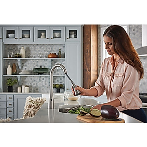 Moen Arbor Spot Resist Stainless Motionsense Wave Sensor One-Handle Pulldown Kitchen Sink Faucet Featuring Power Clean, Touchless Kitchen Faucet with Sprayer, 7594EWSRS