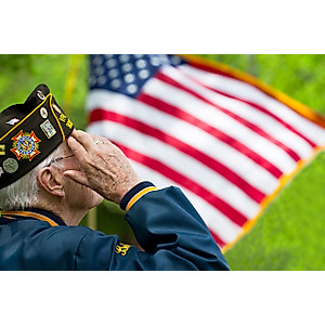 MID WEST RANGE ‘The Patriot’ American Flag Rodeo Wallet for Men. Distressed Leather ‘IN GOD WE TRUST’. Gift Cowboy Wallet for the True Patriot - Western Wallet for Men.