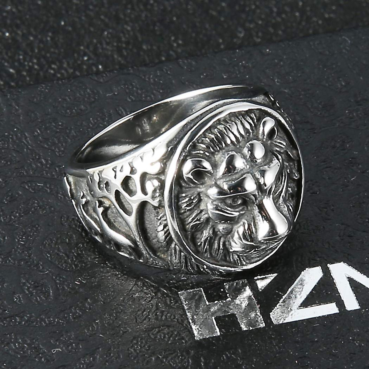 HZMAN Men's Vintage Stainless Steel Ring Lion Head Shield Biker Gold/Silver