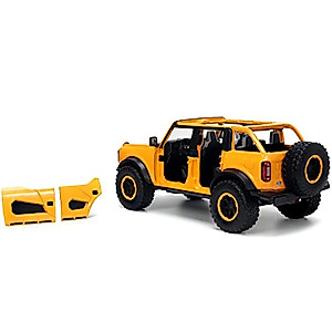 Jada Toys Just Trucks 1:24 2021 Ford Bronco Die-cast Car Orange with Tire Rack, Toys for Kids and Adults