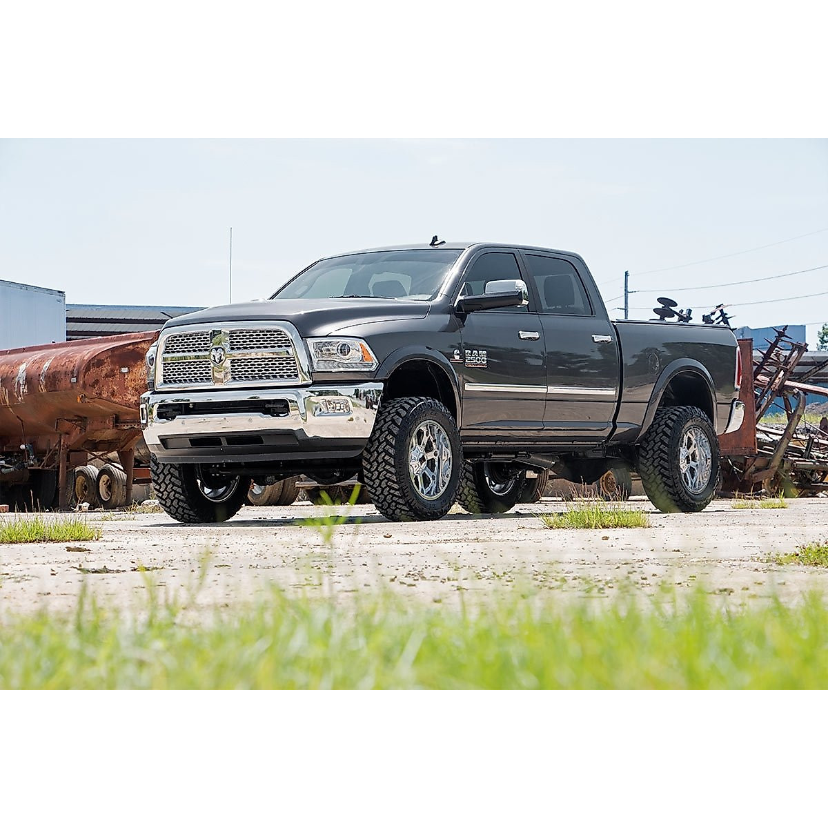 Rough Country 2.5" Lift Kit for 2014-2024 Ram 2500 4WD - 30200