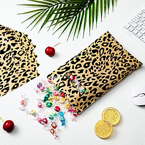 50 Pieces Print Treat Bags Plastic Bag with Die Cut Handle Candy Bags Animal Party Bags Plastic Merchandise Goodies Bags Shopping Bags Gift Bags Wild Life Birthday Party Supplies(Leopard)