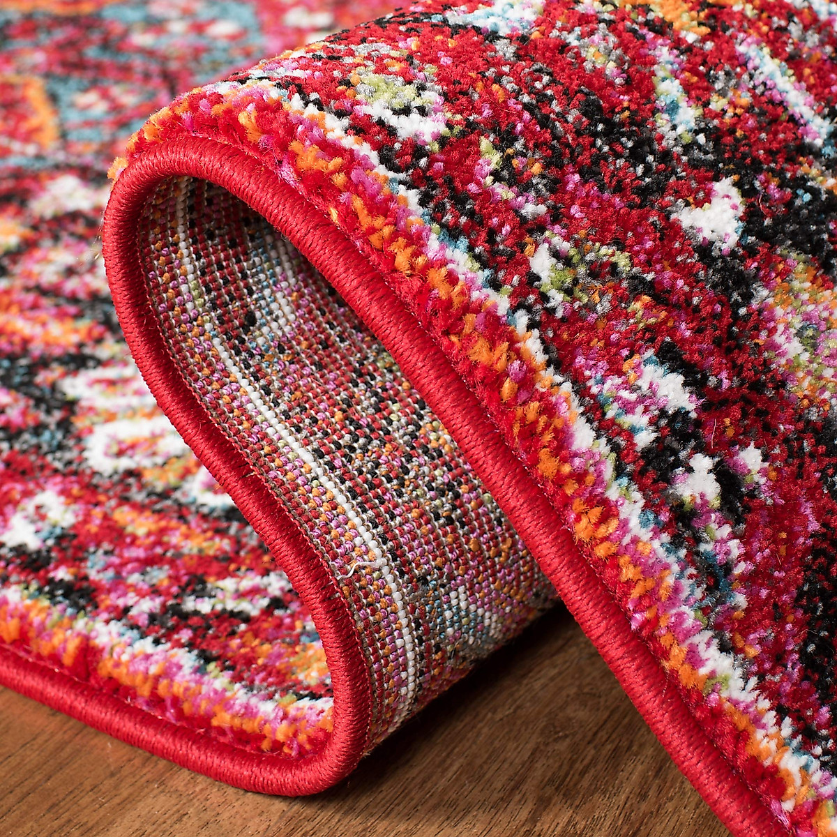 SAFAVIEH Vintage Hamadan Collection Area Rug - 8' x 10', Red & Multi, Oriental Traditional Persian Design, Non-Shedding & Easy Care, Ideal for High Traffic Areas in Living Room, Bedroom (VTH222A)