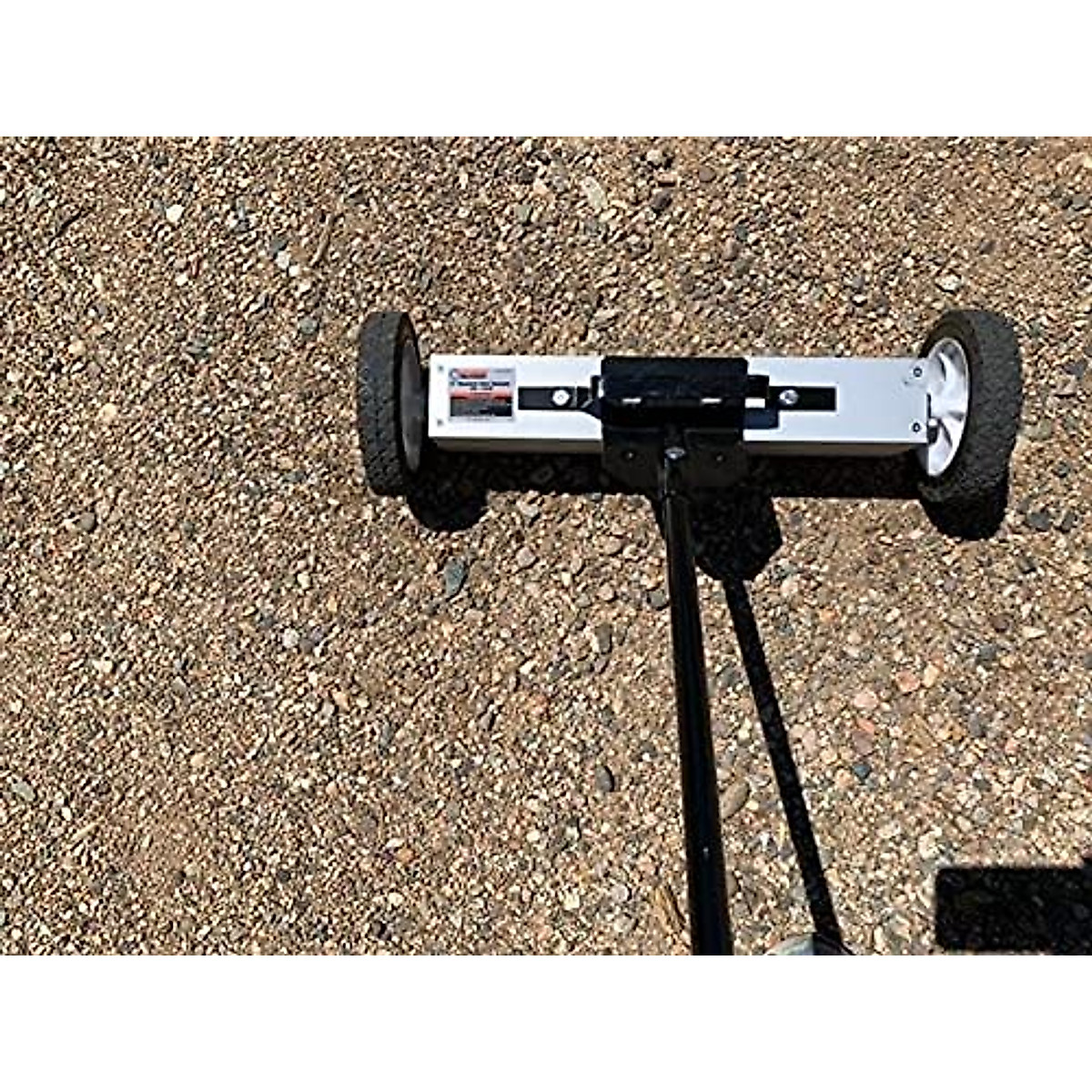 22" Magnetic Floor Sweeper with Release