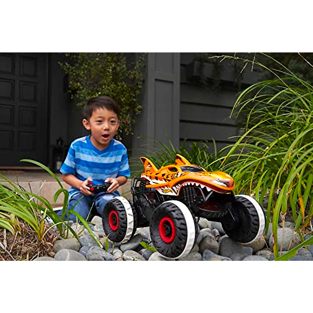 Hot Wheels Rc Monster Trucks Unstoppable Tiger Shark in 1:15 Scale, Remote-Control Toy Truck with Terrain Action Tires