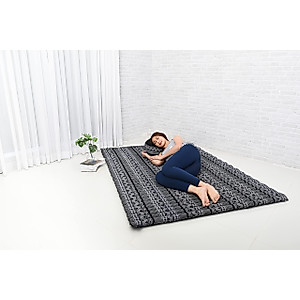 Leewadee - Foldable Floor Mattress - Japanese Roll Up Futon -Trifold Tatami Mat- Guest Floor Bed - Camping Mattress - Thai Massage Mat, Kapok Filled, 75 x 57 inches, Black White